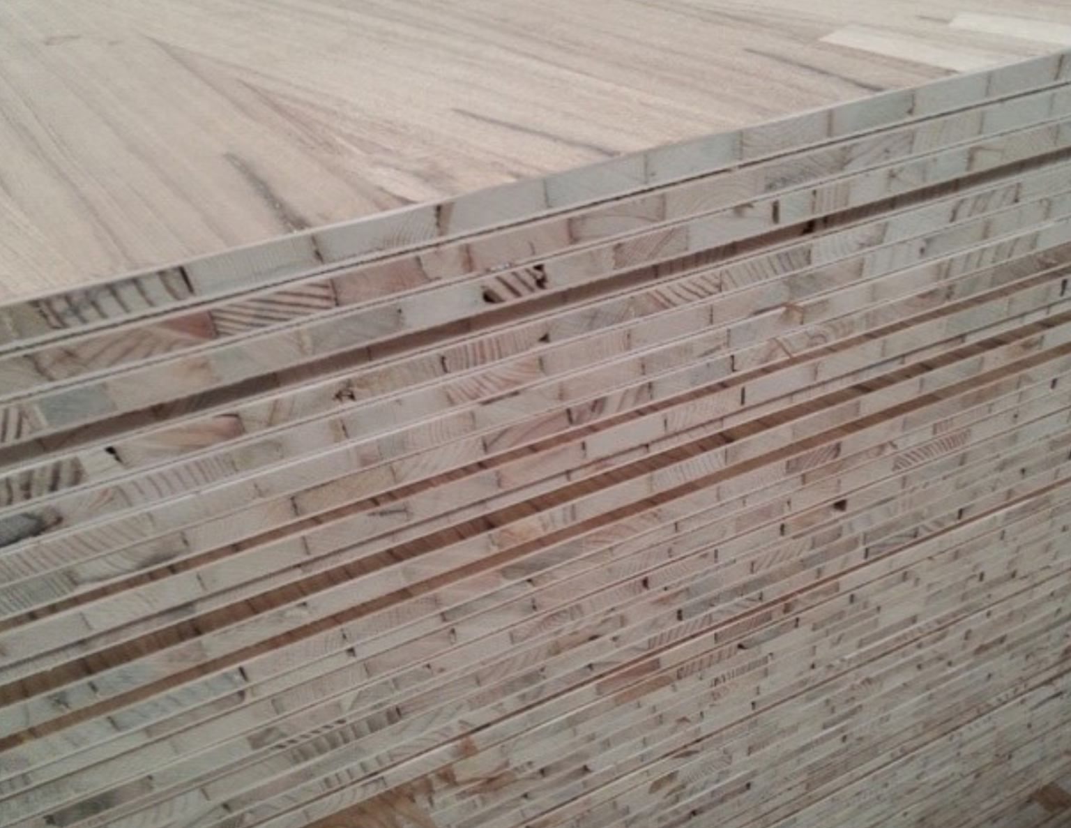 Triplay y Listonados – Maderería el Ebano